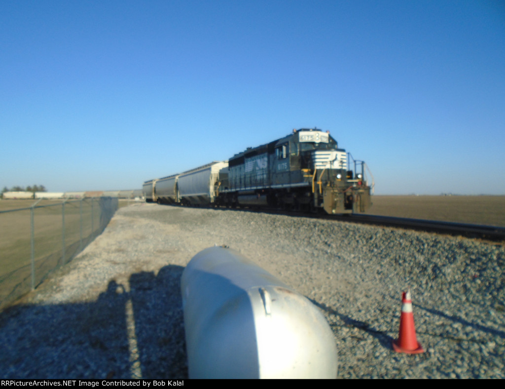 NS 6175 backs into Frito Lay spur to drop off the 13 cars